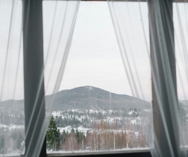 Sleeping With Open Windows In Winter - Do's and Dont's | Non-Biased Reviews